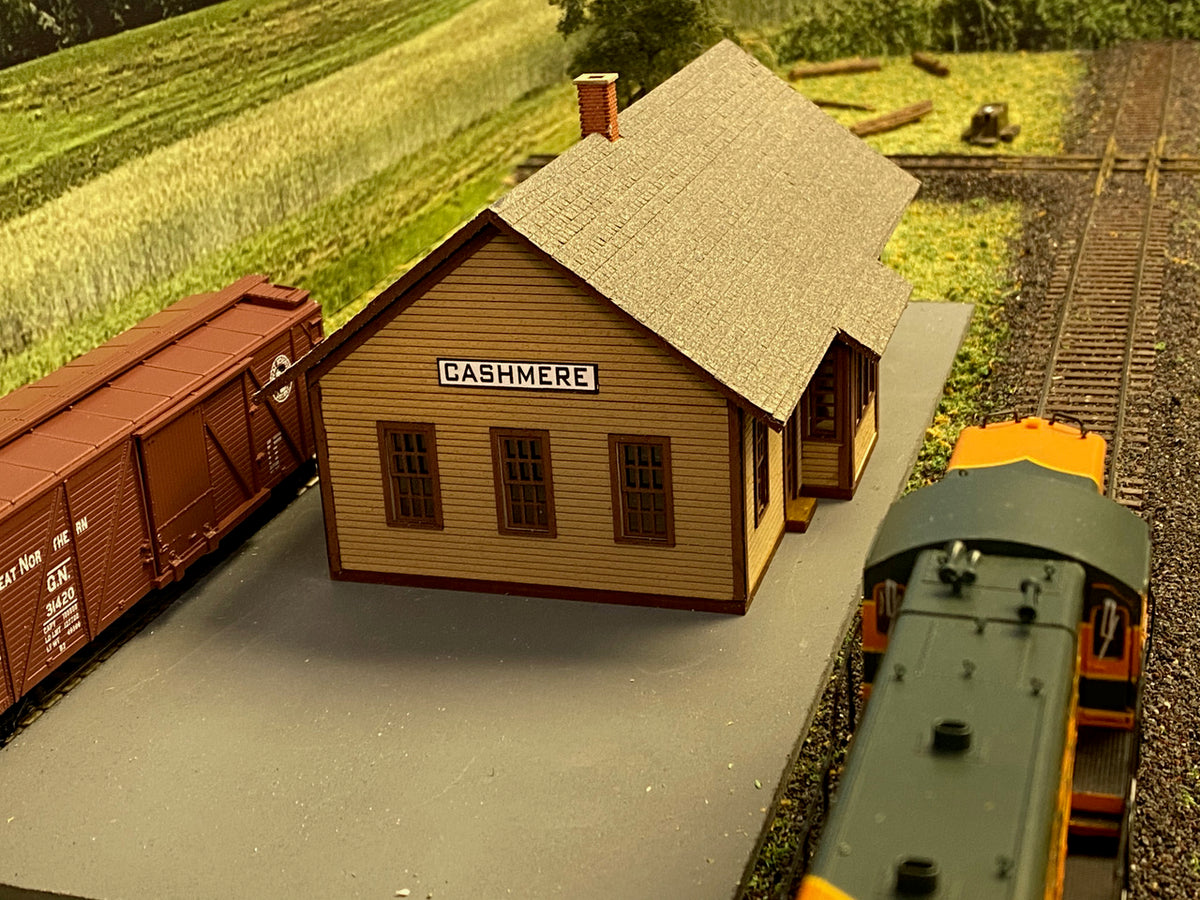 Standard Combination Depot 1899, 24x48 Left Handed - HO – GNRHS